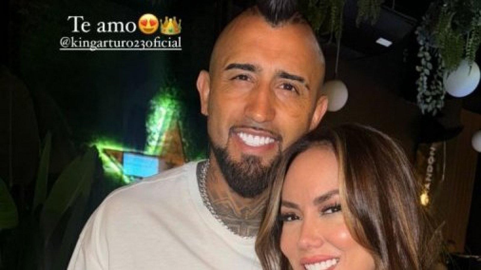 Descanso y glamour: las audaces fotos de Arturo Vidal y Sonia Isaza ...