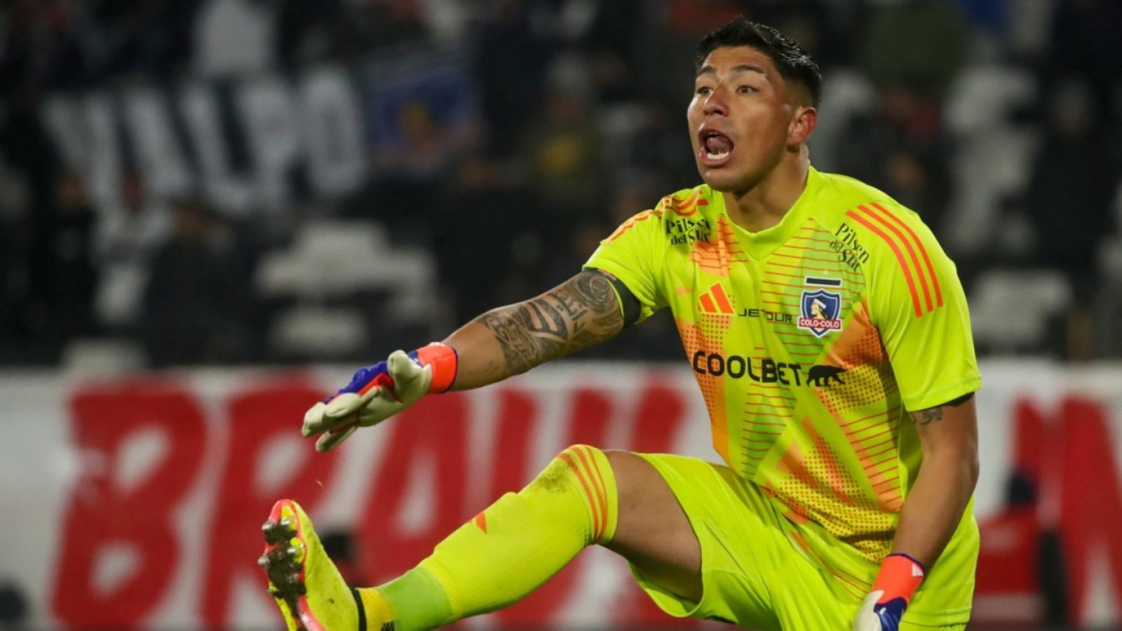 ¡Brayan Cortés renueva: pasión colocolina asegurada! – Chile Deportes